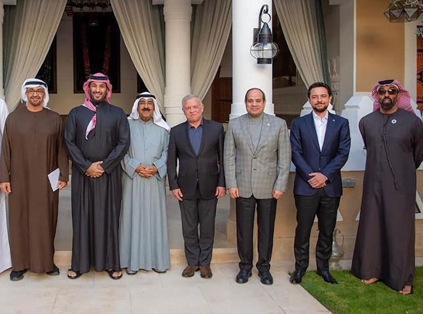 الرئيس السيسي يغادر الرياض متوجهًا إلى القاهرة بعد اجتماع القادة ...